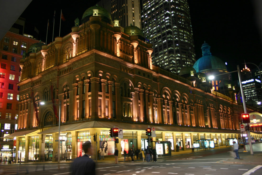 QVB_night | Hot Breeze Cafe へようこそ！〜 K-POP・エンタメ情報で ほっこり | 2025